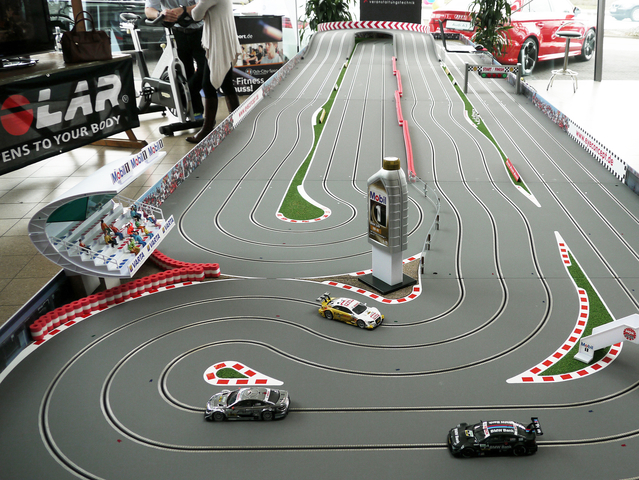 Autorennen Formel 1 & DTM 1:32 mit Slotfire Rennbahn XL mit ...