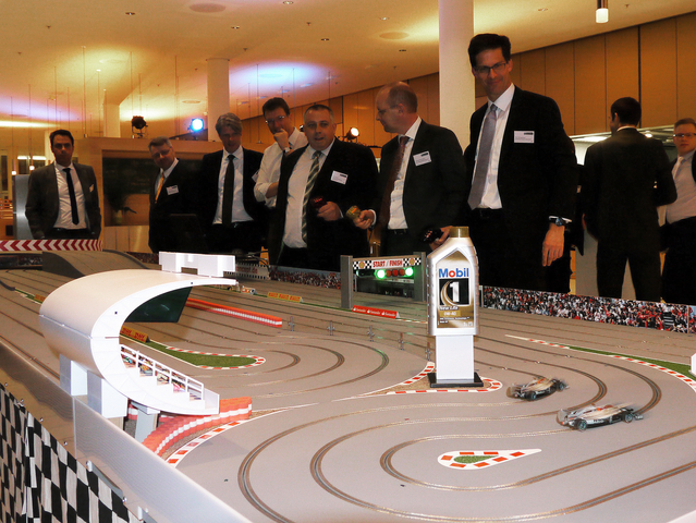 Autorennen Formel 1 & DTM 1:32 mit Slotfire Rennbahn XL mit ...